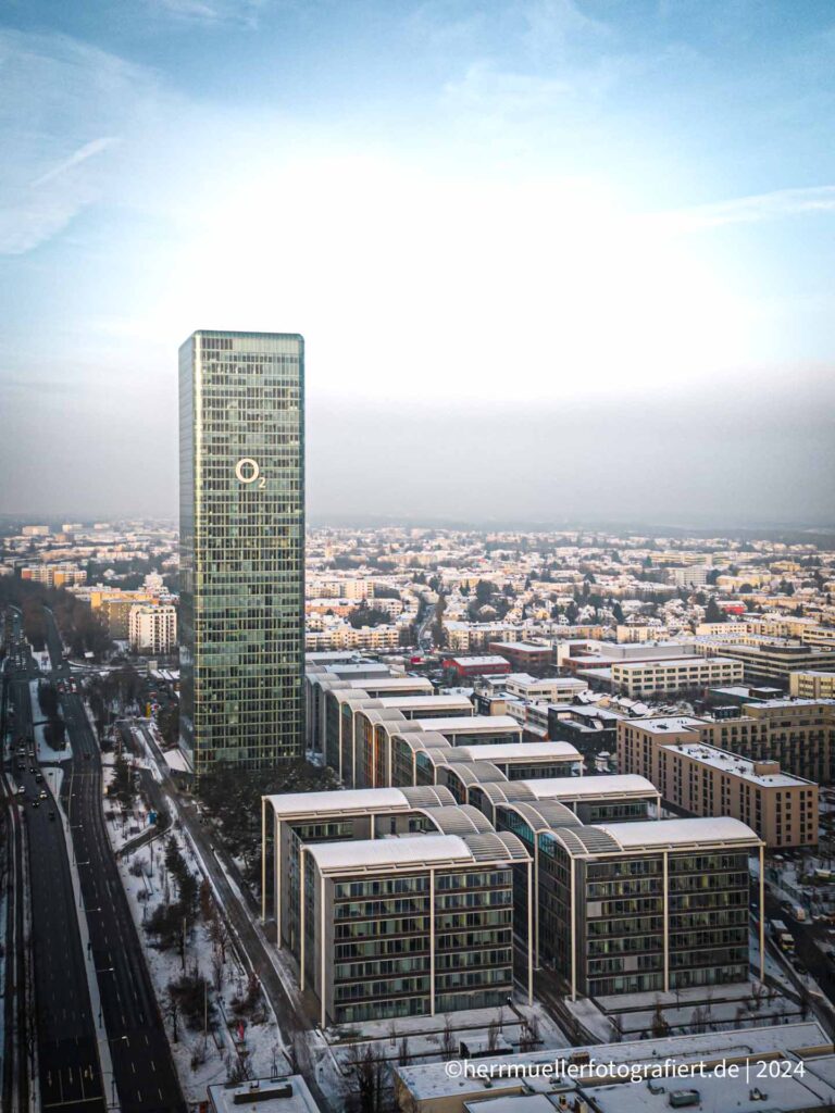 Der o2 Tower: Das größte Gebäude in München | Martin Müller Landschaft ...